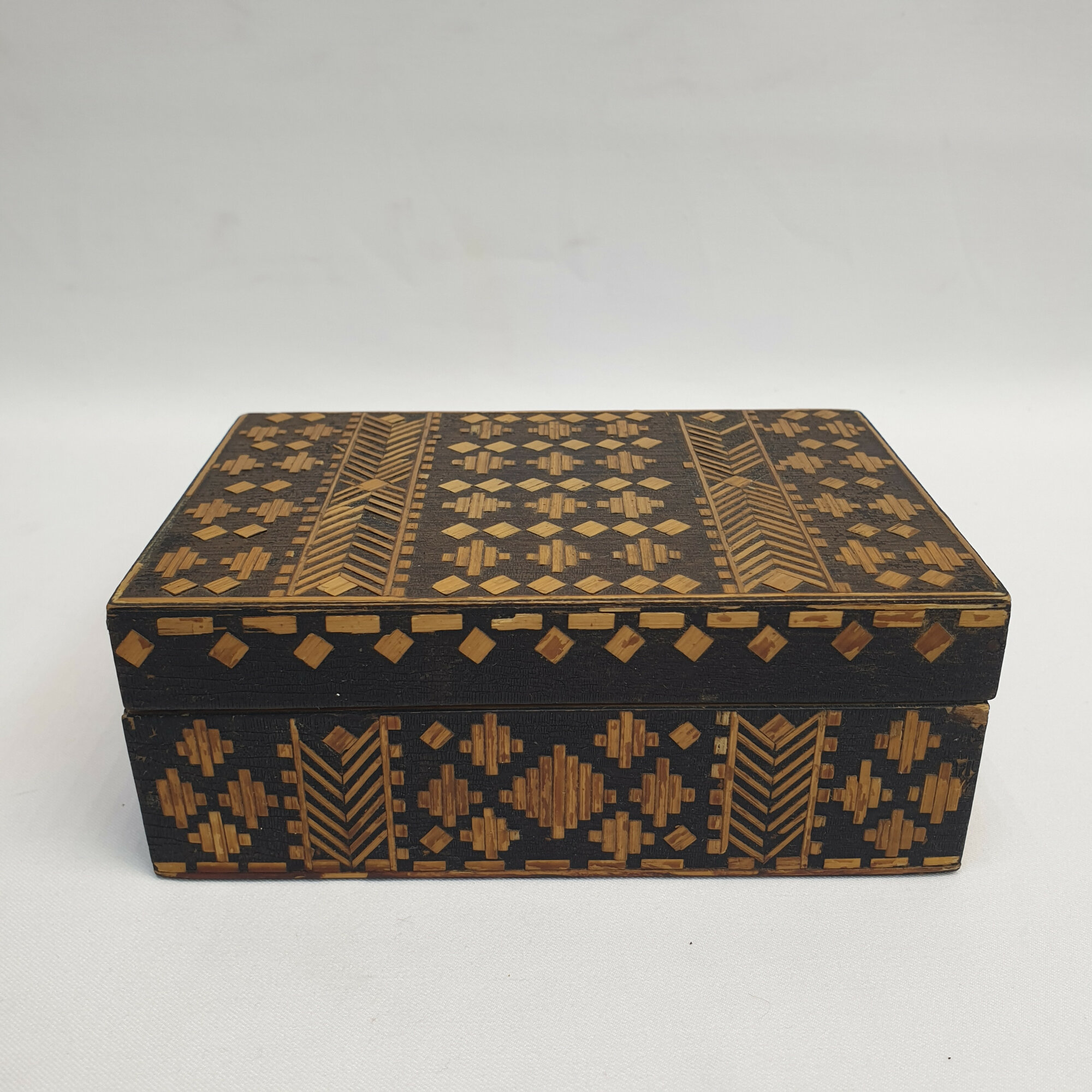 Винтажная деревянная шкатулка 14х10х6 см, техника соломкой, СССР.