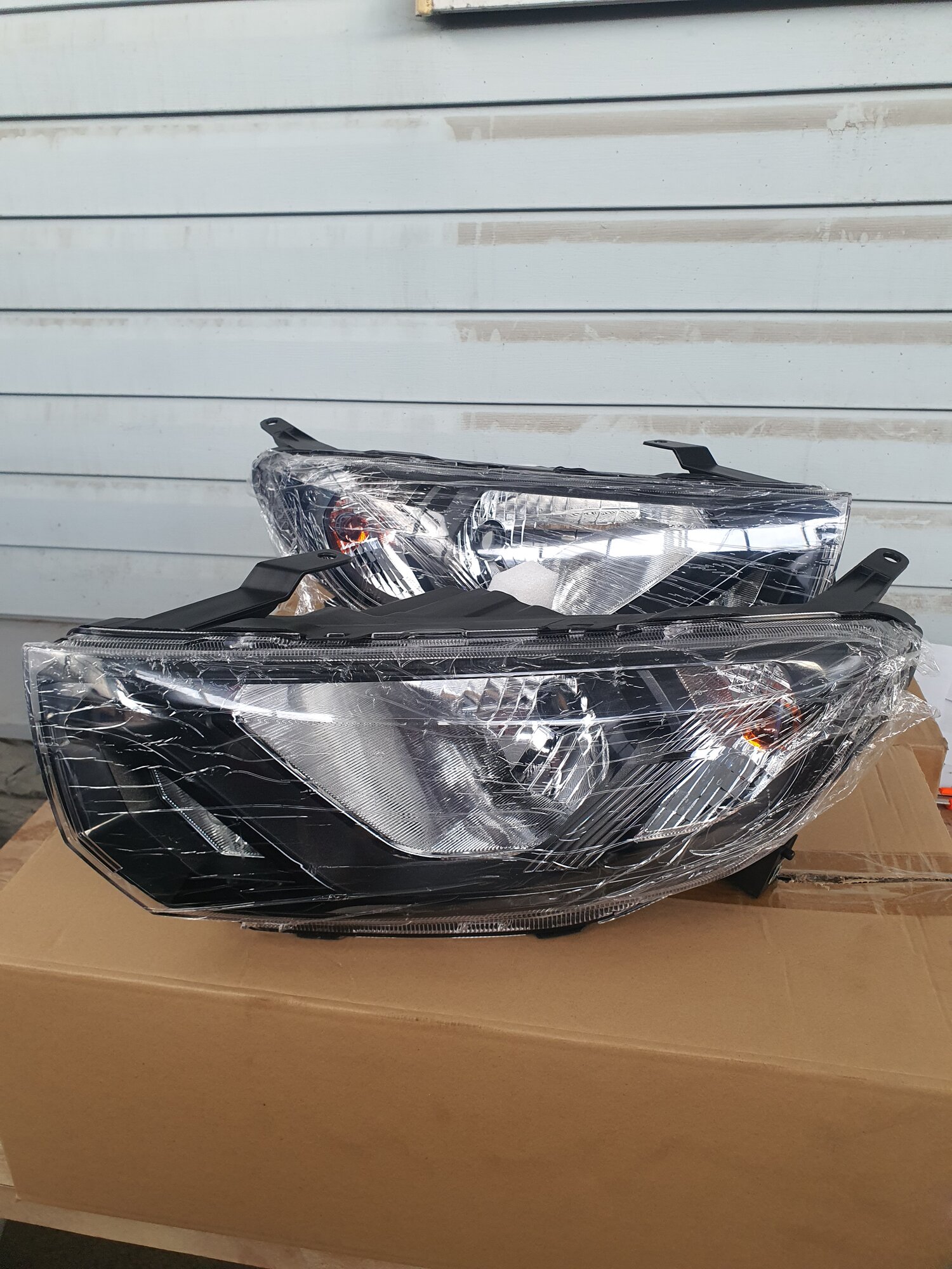 Комплект Передних Фар Всборе Пара 2 Штуки Ваз Лада Гранта FL Правая и Левая.