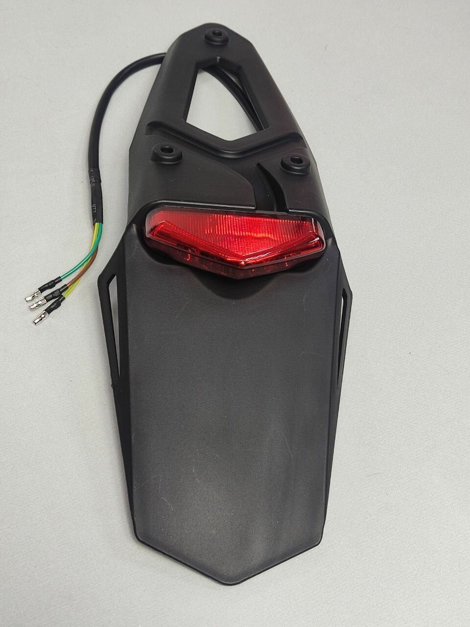 Крыло заднее с стоп сигналом CH-2024-2