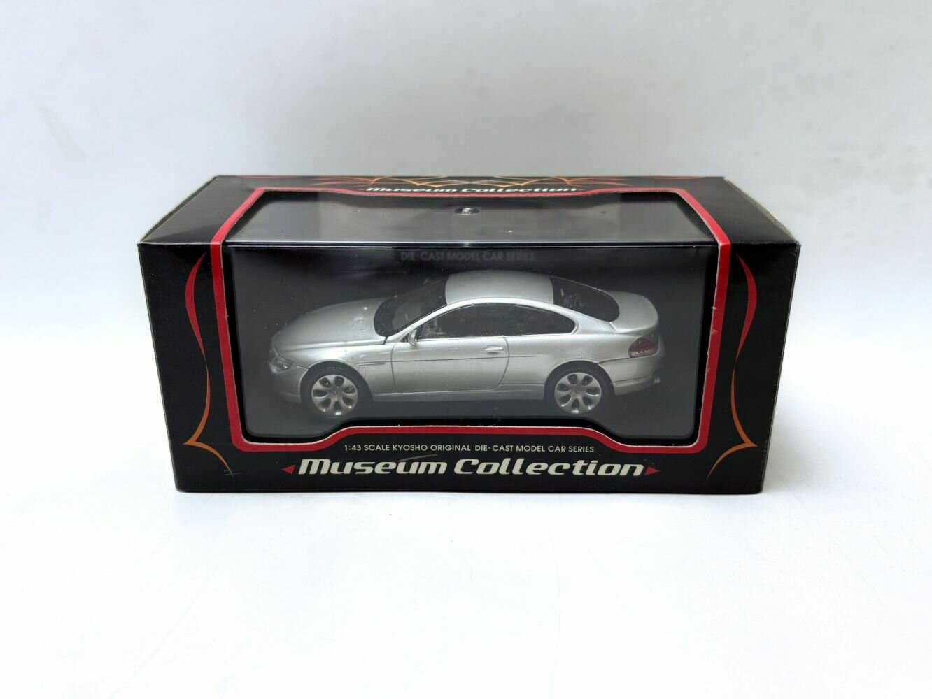 Kyosho 1/43 Масштабная модель автомобиля BMW 6 Series Coup 2006 года