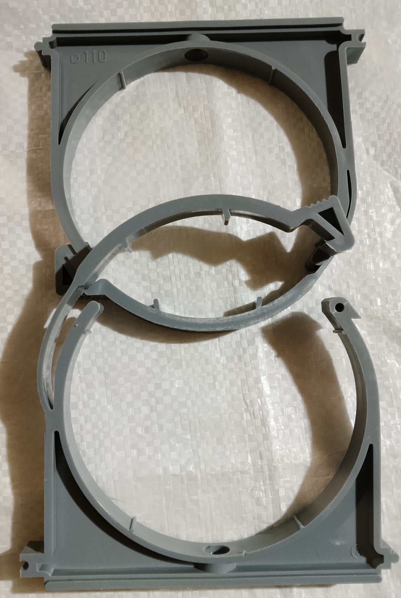 Хомут крепёжный пластиковый диам. 110мм в комплекте 10 штук.