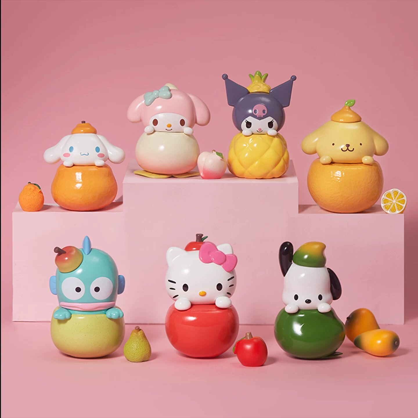 Фигурки Sanrio Family с фруктовыми наполнителями: Куроми, Май Мелоди, Синаморолл, Хелло Китти, Почакко — модные