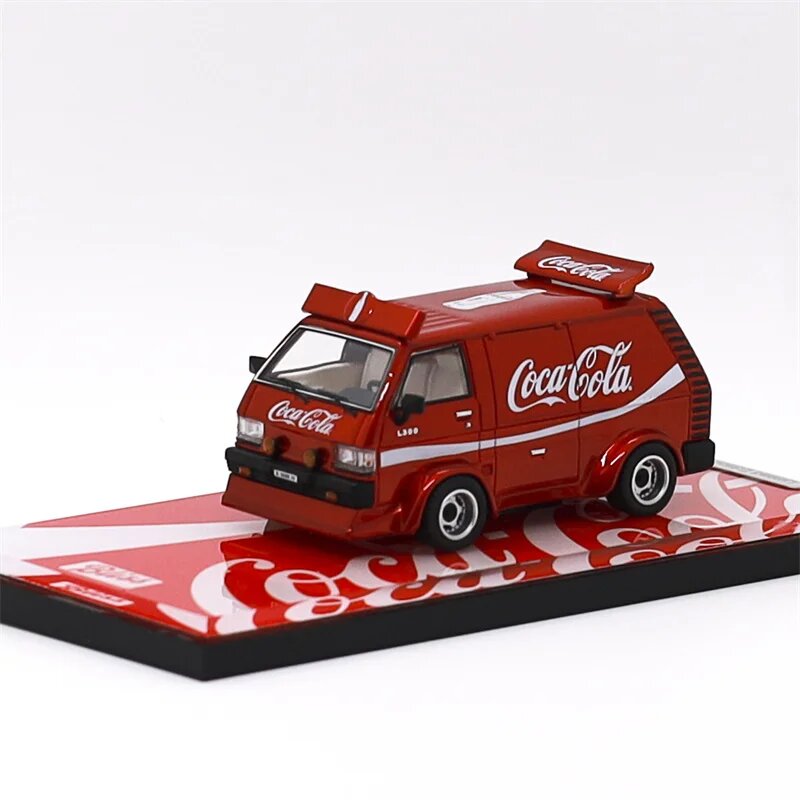 Bburago модель автомобиля Galant VR-4 / Delica L300 1:64 Delica L300 red