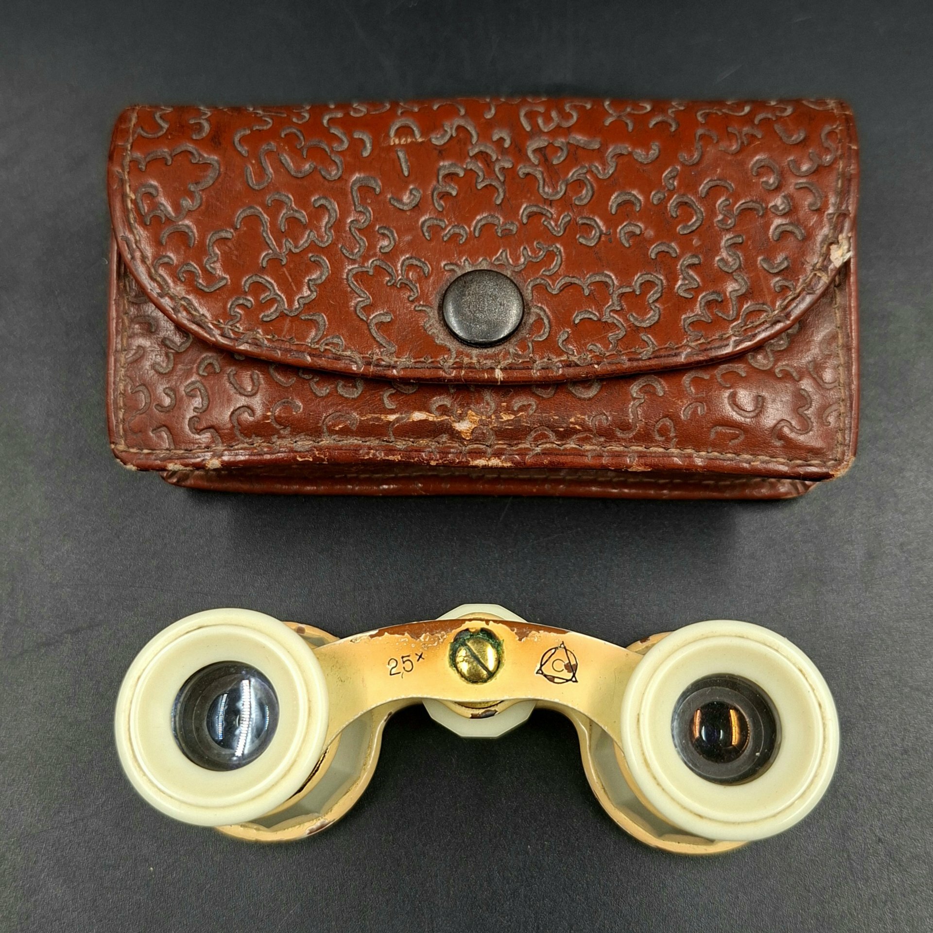 Бинокль театральный в кофре, металл, пластик, стекло, искусственная кожа