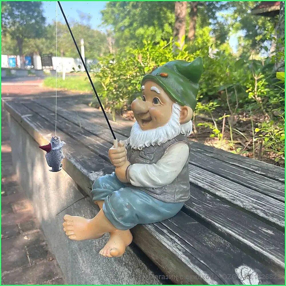 Фигурка садовая Гном рыбак из смолы, с удочкой и рыбкой, для дачи и сада 25x15x15 см