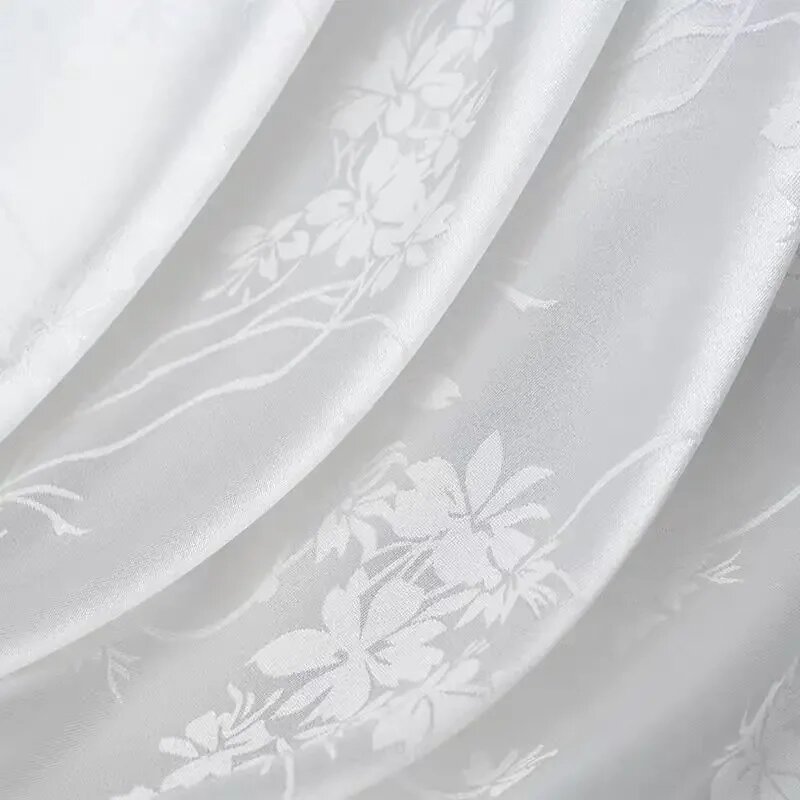 Микроэластичная жаккардовая ткань 97% полиэстер + 3% спандекс 1,5 м шириной фиолетовая Белый, white