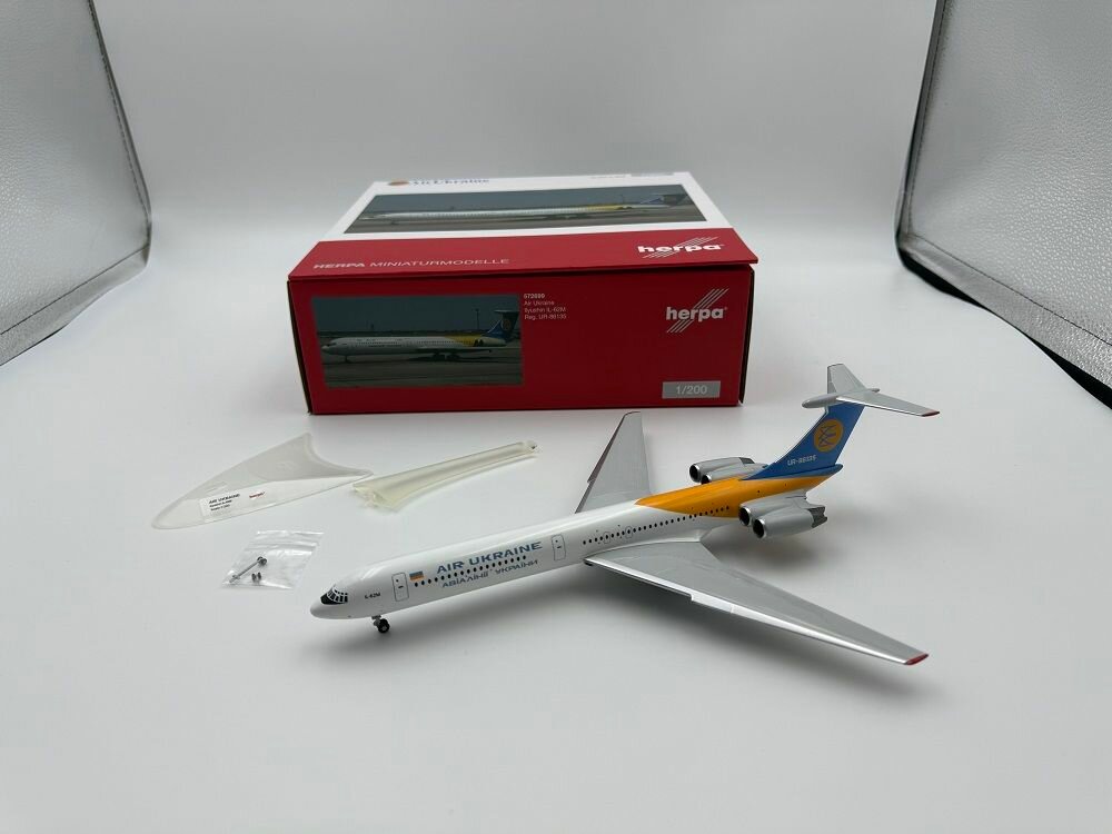 Herpa Wings 1/200 Масштабная модель самолета Ил-62 российского авиастроителя Ильюшин из сплава