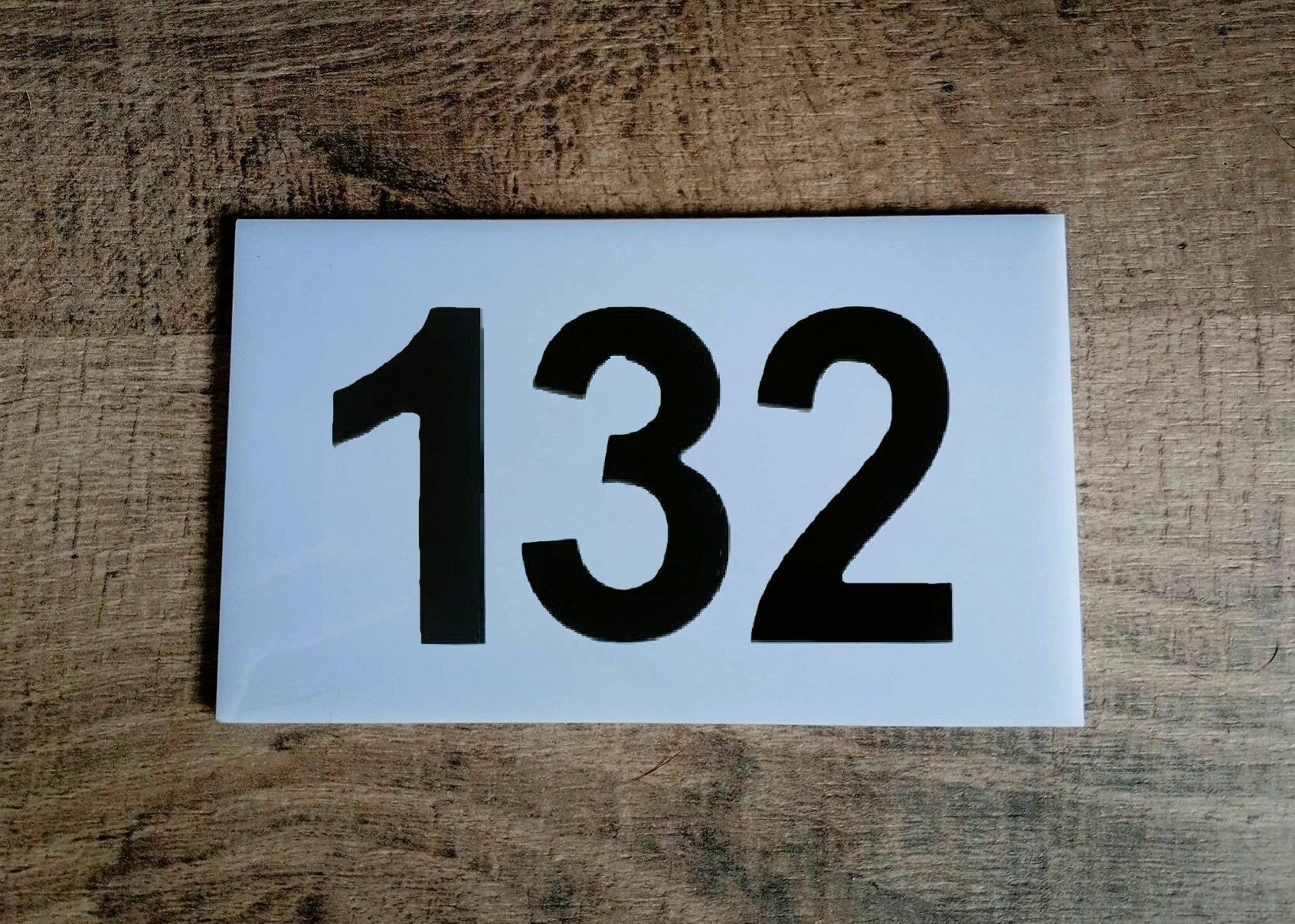 Цифры на дверь, табличка с номером 132