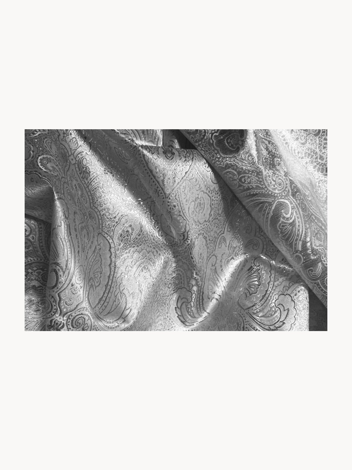 Ткань Парча жаккард серебро на белом, ш144см, 0,5 м