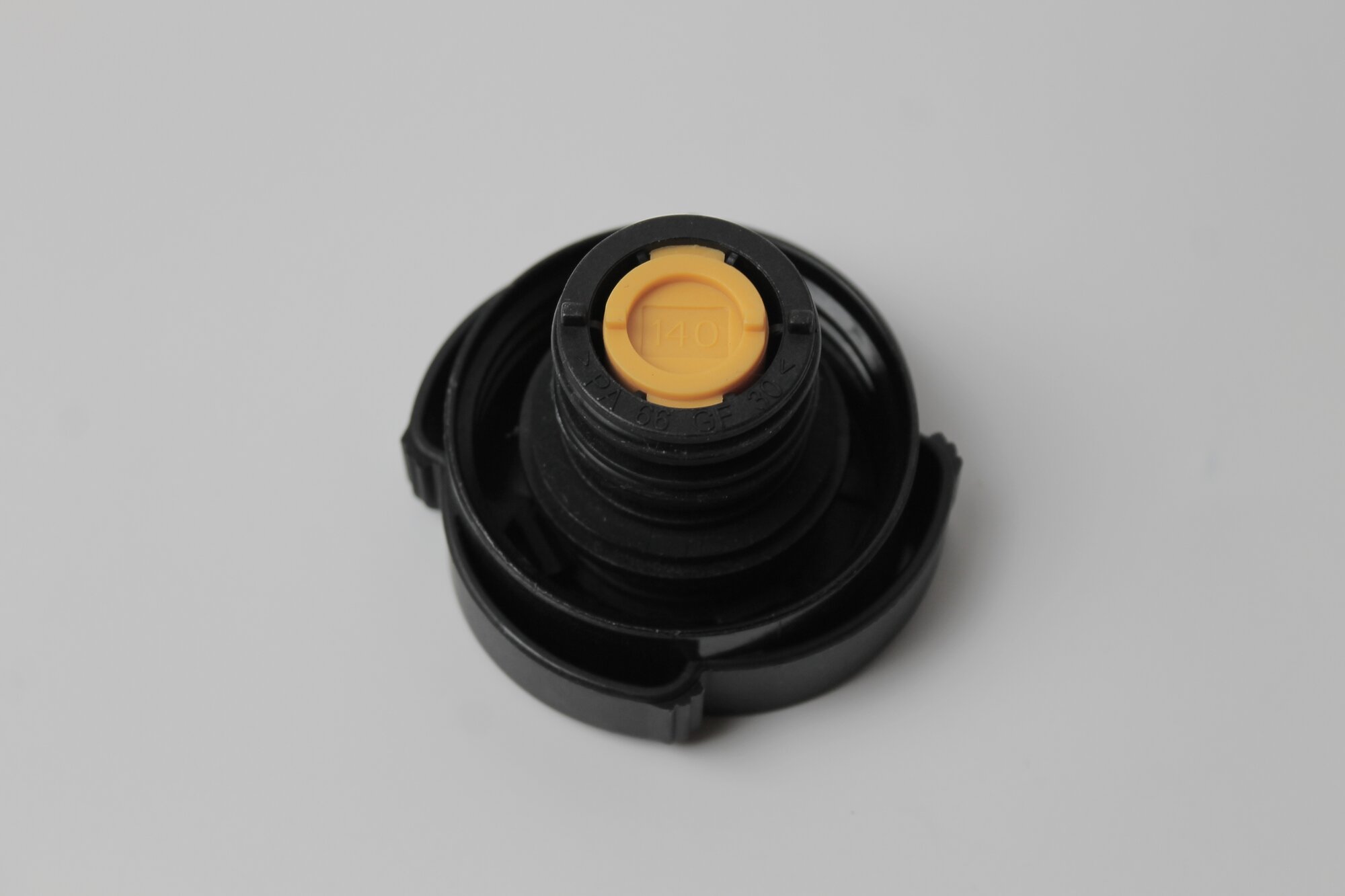 Крышка расширительного бачка антифриза BMW 3 E46, 5 E60, 6 E63, 7 E38/E65, X5 E53, X3 E83