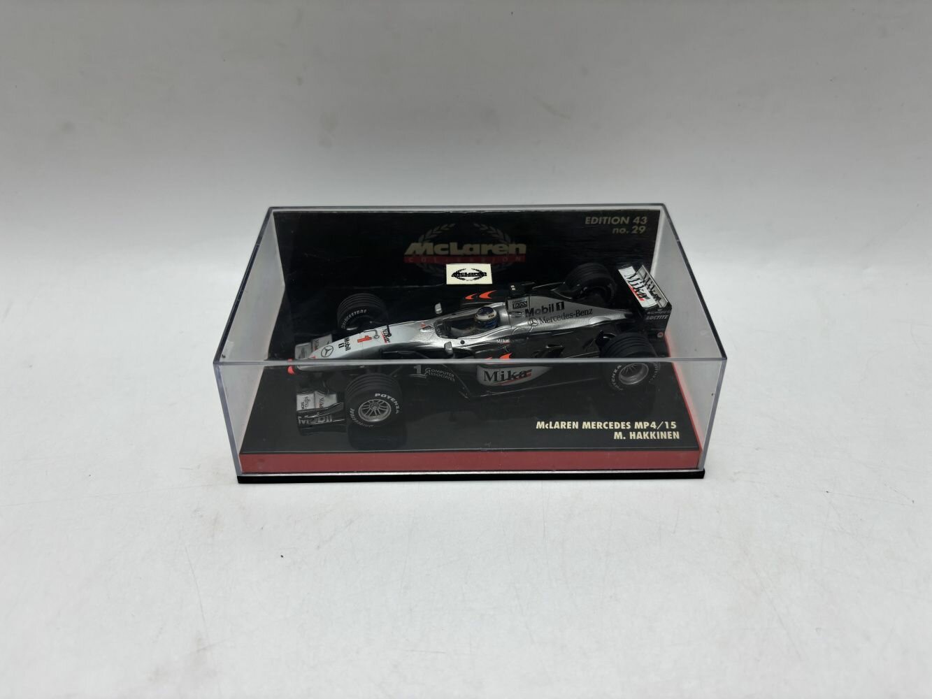 MINICHAMPS 1/43 Масштабная модель автомобиля McLaren MP4/15 из литого металла