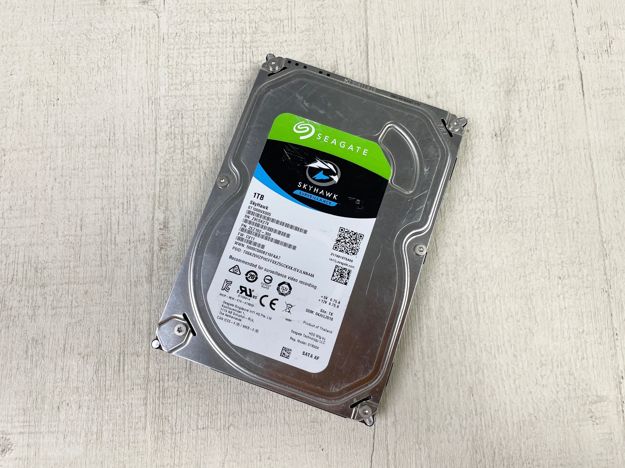 Жесткий диск HDD 1TB Seagate SkyHawk ST1000VX005 3.5" SATA 6Gb/s 64Mb 5900rpm