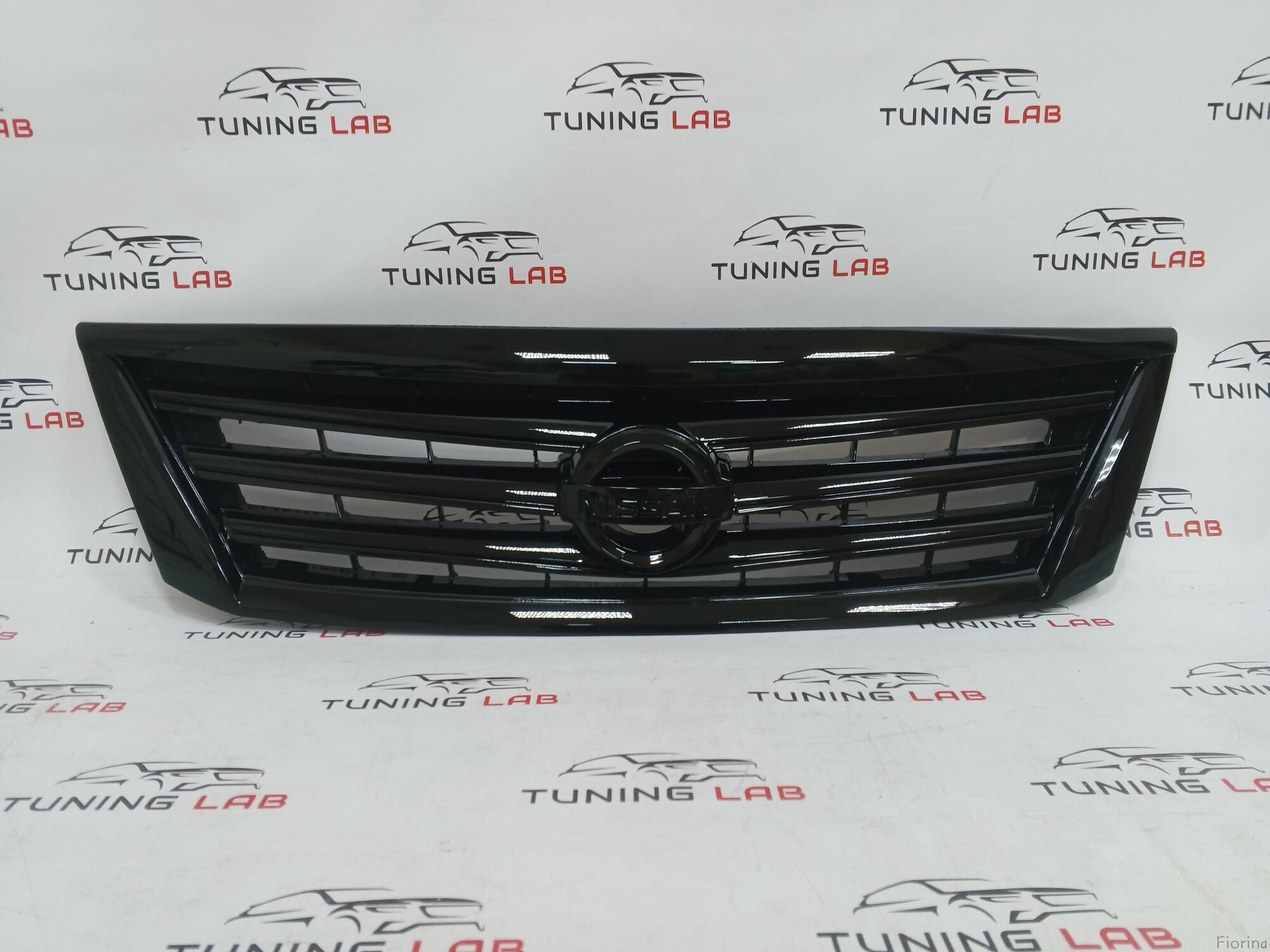 Решетка радиатора для Nissan Teana J32 (2008–2013) — черный глянец, ABS-пластик, монтаж в штатные места, аналог заводской