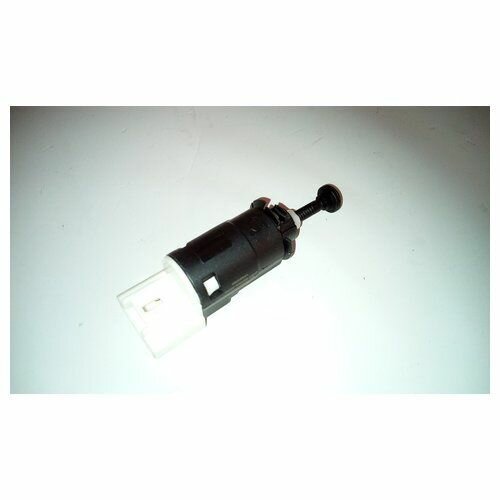 Датчик включения стоп-сигнала RENAULT Logan/Duster/Sandero/LADA Largus 12- 8200276361 JUST SS4000