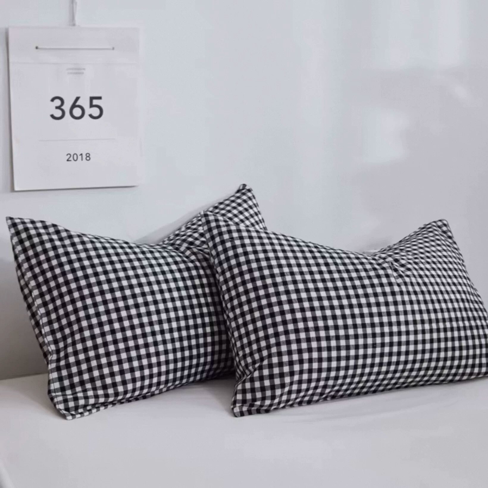 Подушечный чехол из хлопка в конвертном стиле 60x90см, клетка сине-белая, одиночный экземпляр