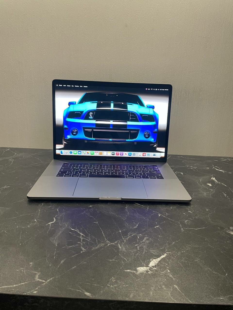 15.4" Ноутбук Apple MacBook Pro 15 2016, Intel Core i7 2.6 ГГц, 16/256 ГБ, AMD Radeon Pro 450 2 ГБ,Intel HD Graphics 530