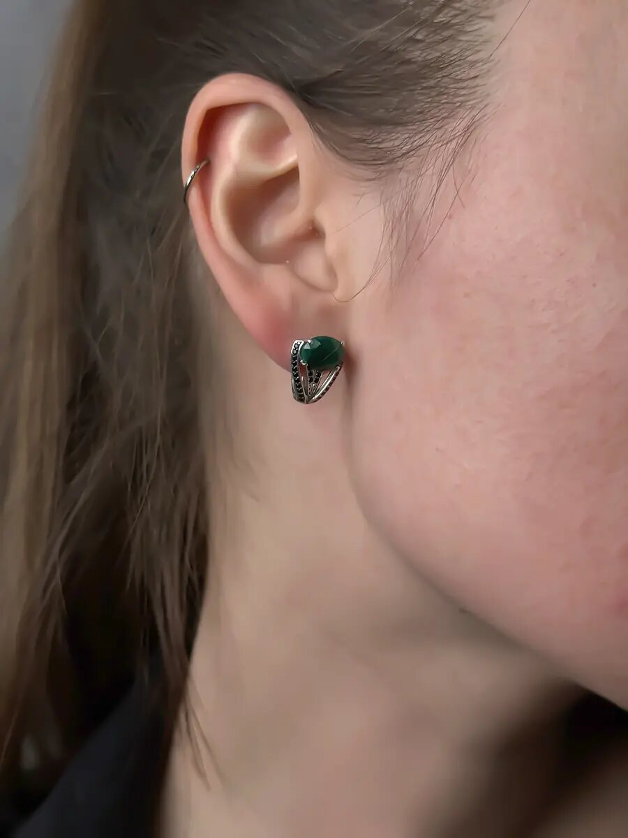 Серьги, серебро, 925 проба, родирование, фианит, изумруд
