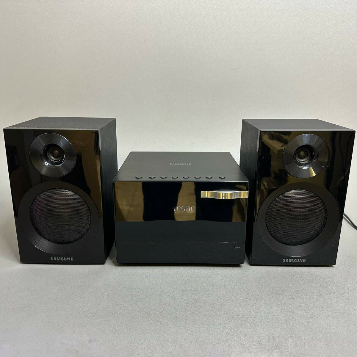 Музыкальный центр Samsung MM-E320