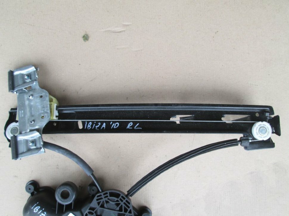 Стеклоподъемник задней правой двери 6J4839402C Seat Ibiza б/у