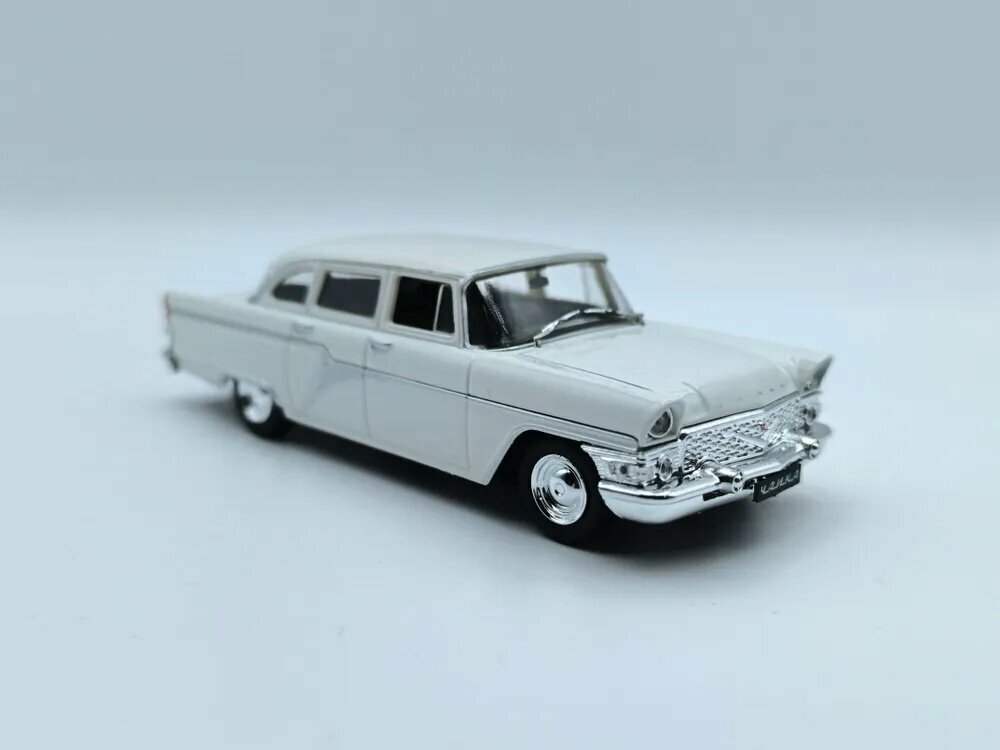 Новая модельЖурнал Автолегенды СССР №268 - ГАЗ-13 Чайка