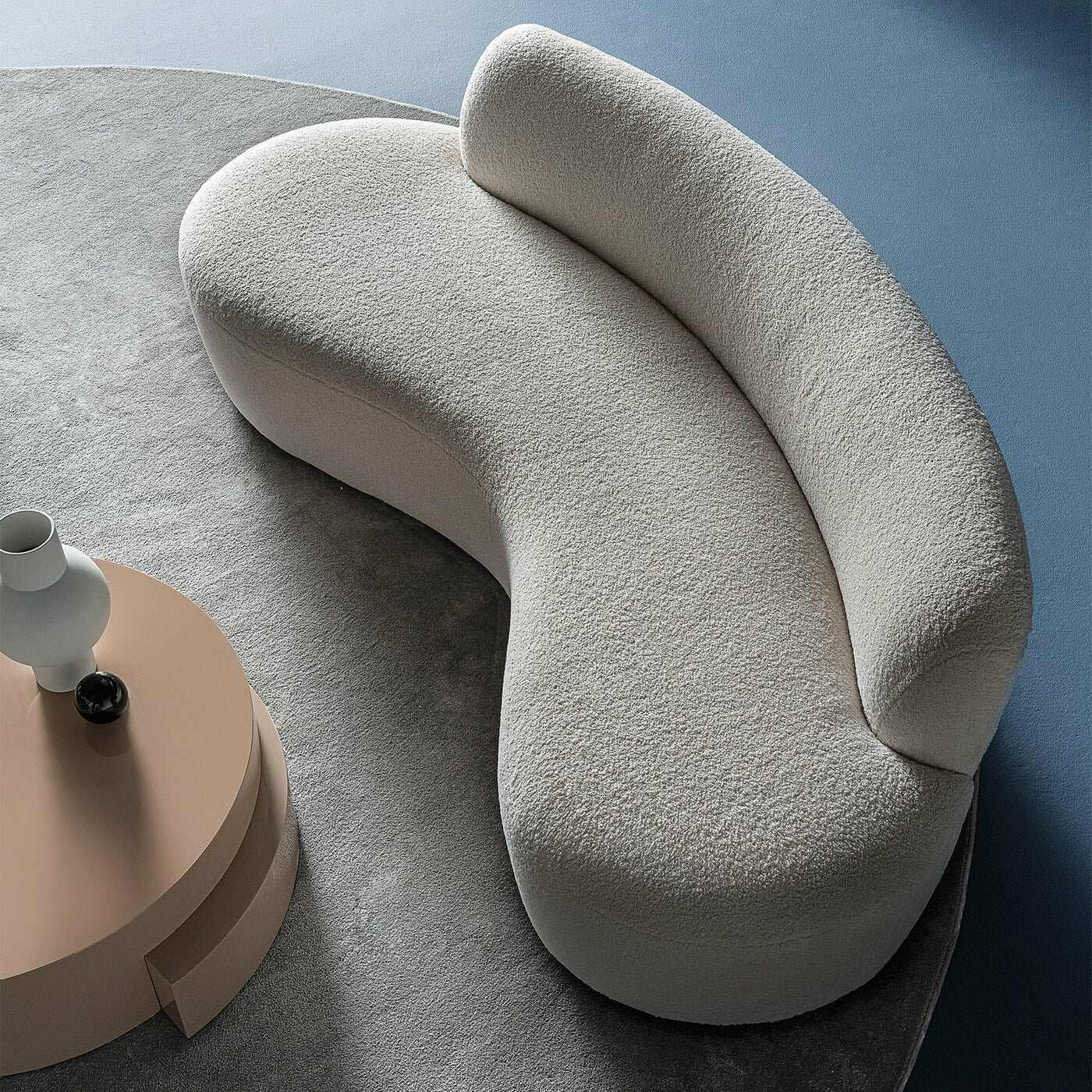 Диван "Moonshadow Sofa" лунная тень , 225 см × 110 см × 66 см, белый, букле, полукруглый