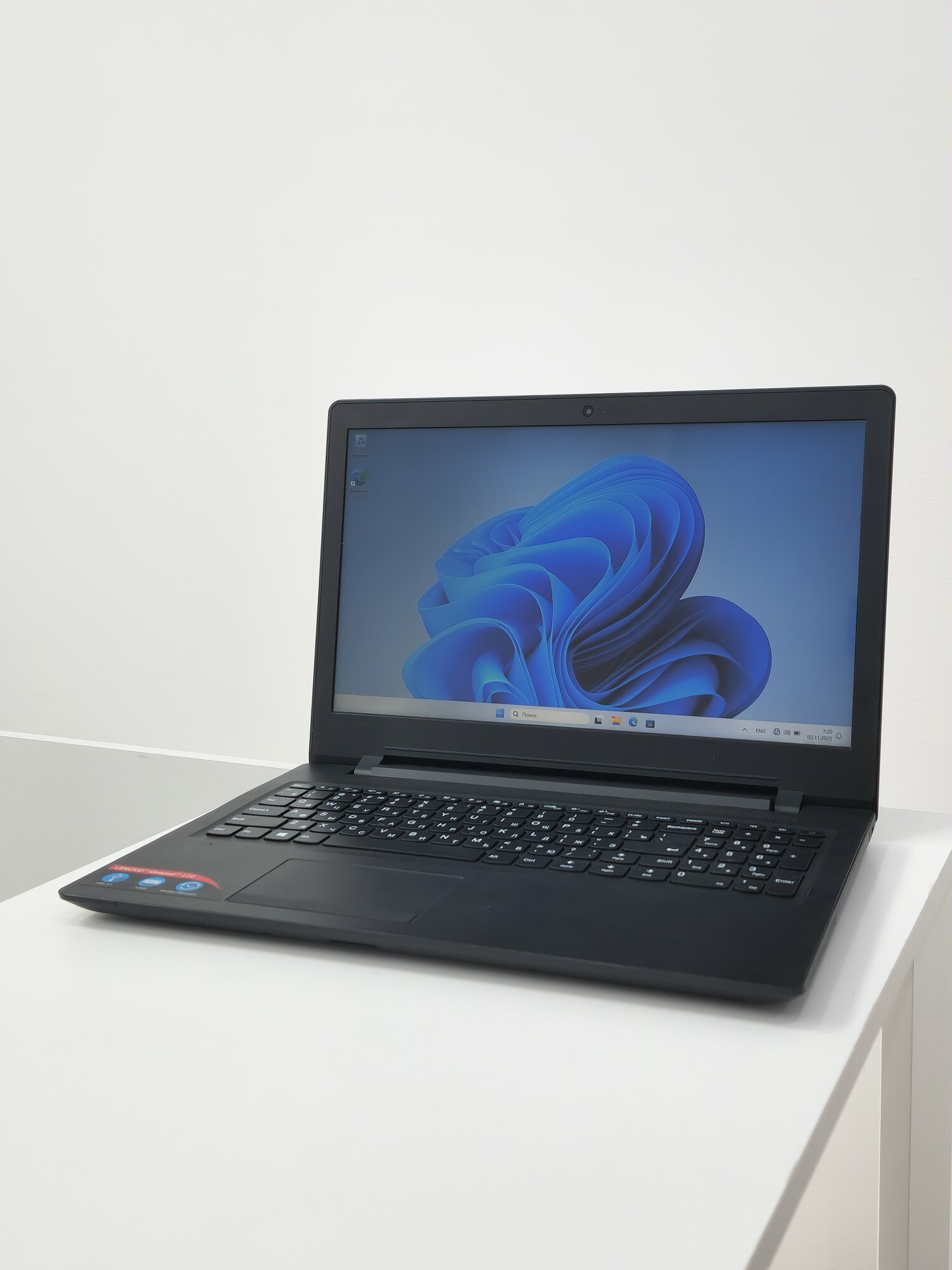 Ноутбук Lenovo 15.6″ / AMD A6-7310 / 8 ГБ RAM / SSD 120 ГБ + HDD 500 ГБ / Radeon R5 M330 / Windows 11 Home