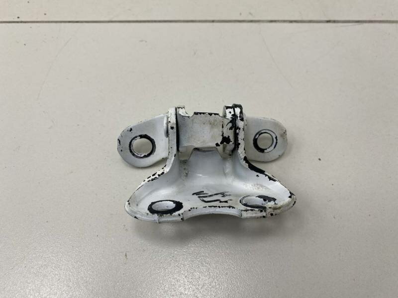 Петля двери передней левой нижняя Toyota Corolla E180 2013 кат.номер: 687400D071