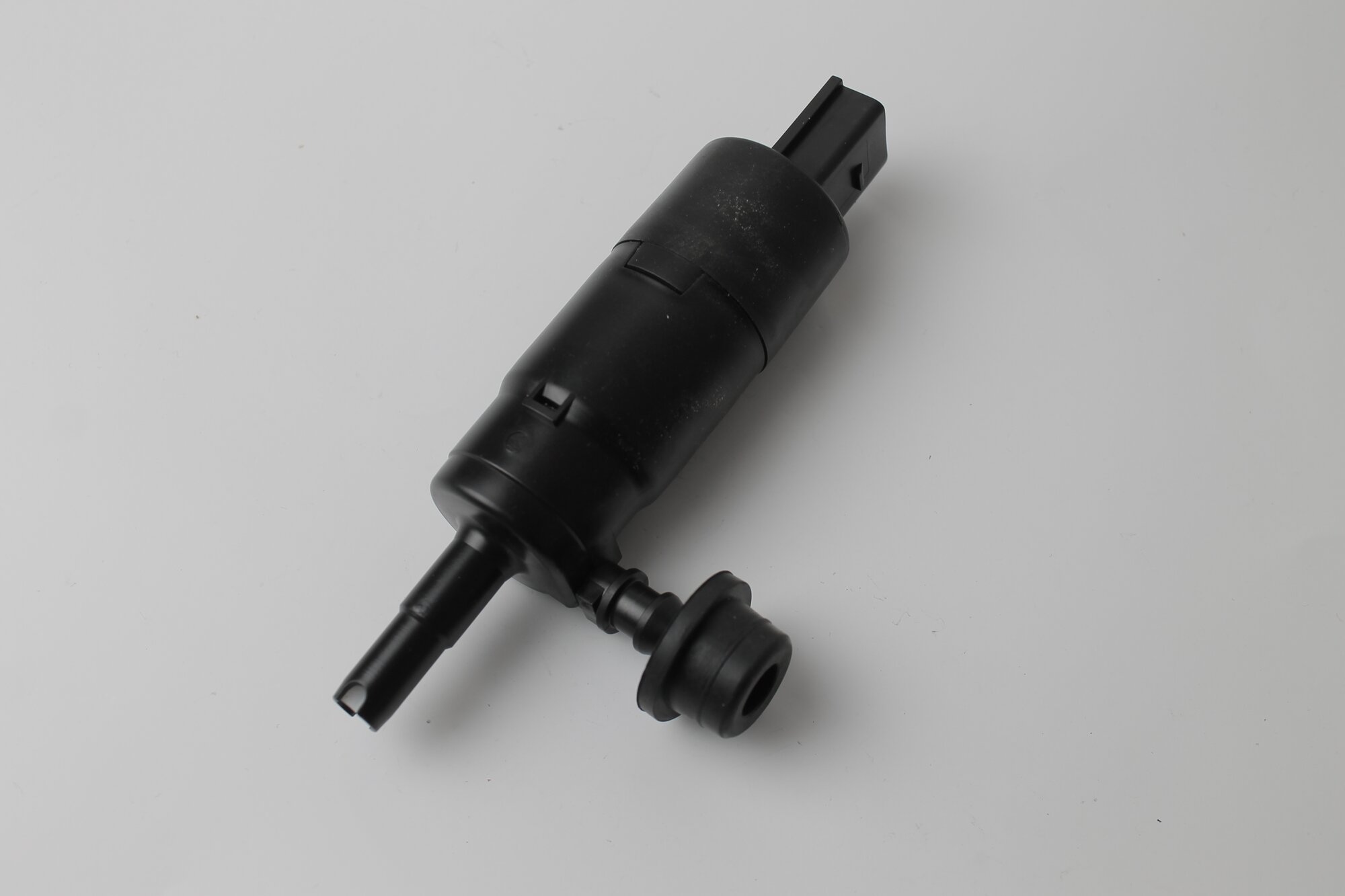 Мотор-насос омывателя фар VOLKSWAGEN Polo, Golf, Passat, Jetta SKODA Octavia