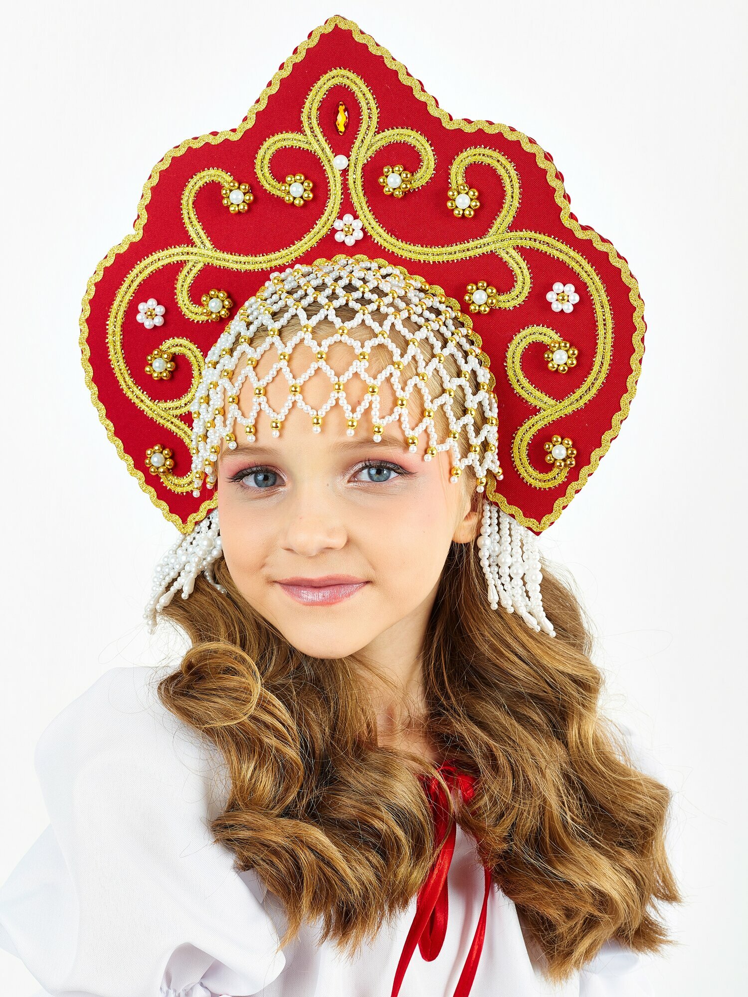 Кокошник русский народный с бусинами красный