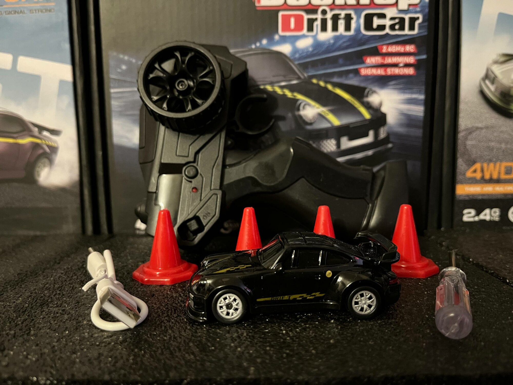 Радиоуправляемая машинка, мини-дрифт кар, дрифтмашинка 1:64, 4WD, свет - чёрный Porsche