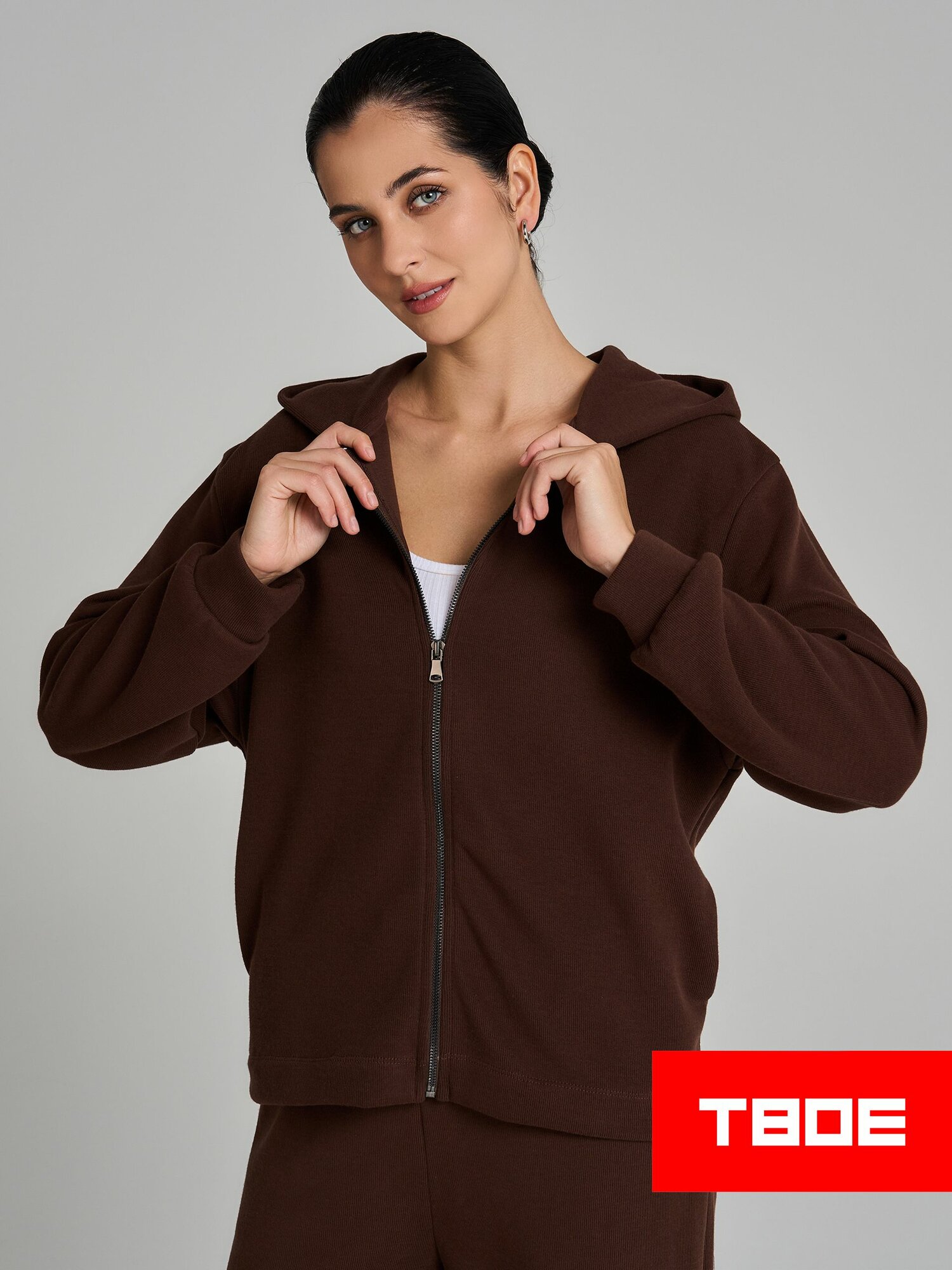 Толстовка спортивная