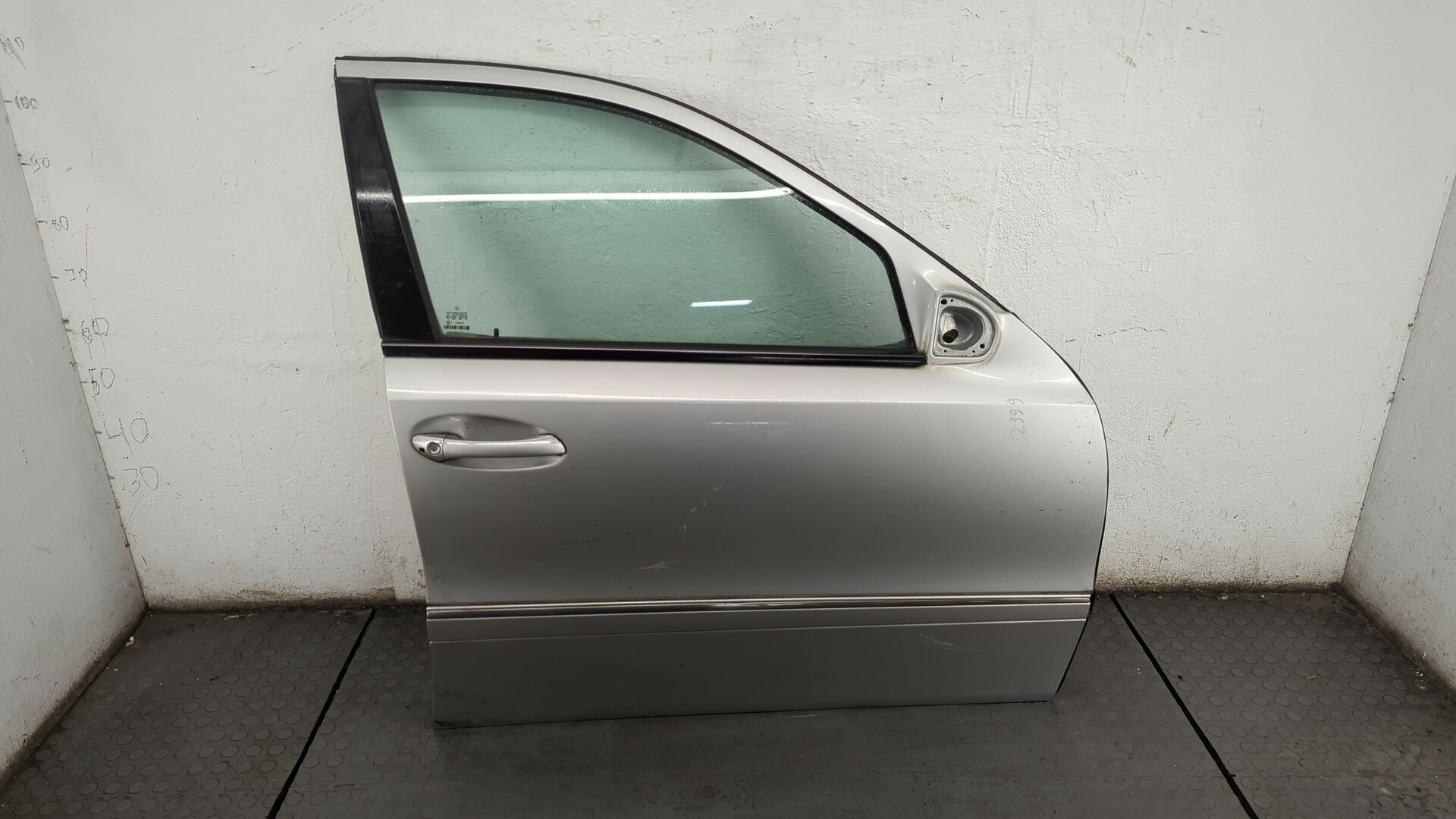 Дверь боковая (легковая) правая передняя Mercedes E W211 Б/У