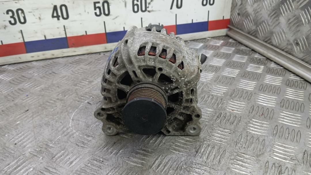 Генератор Skoda Octavia 3 (A7) 2015 03L903023J