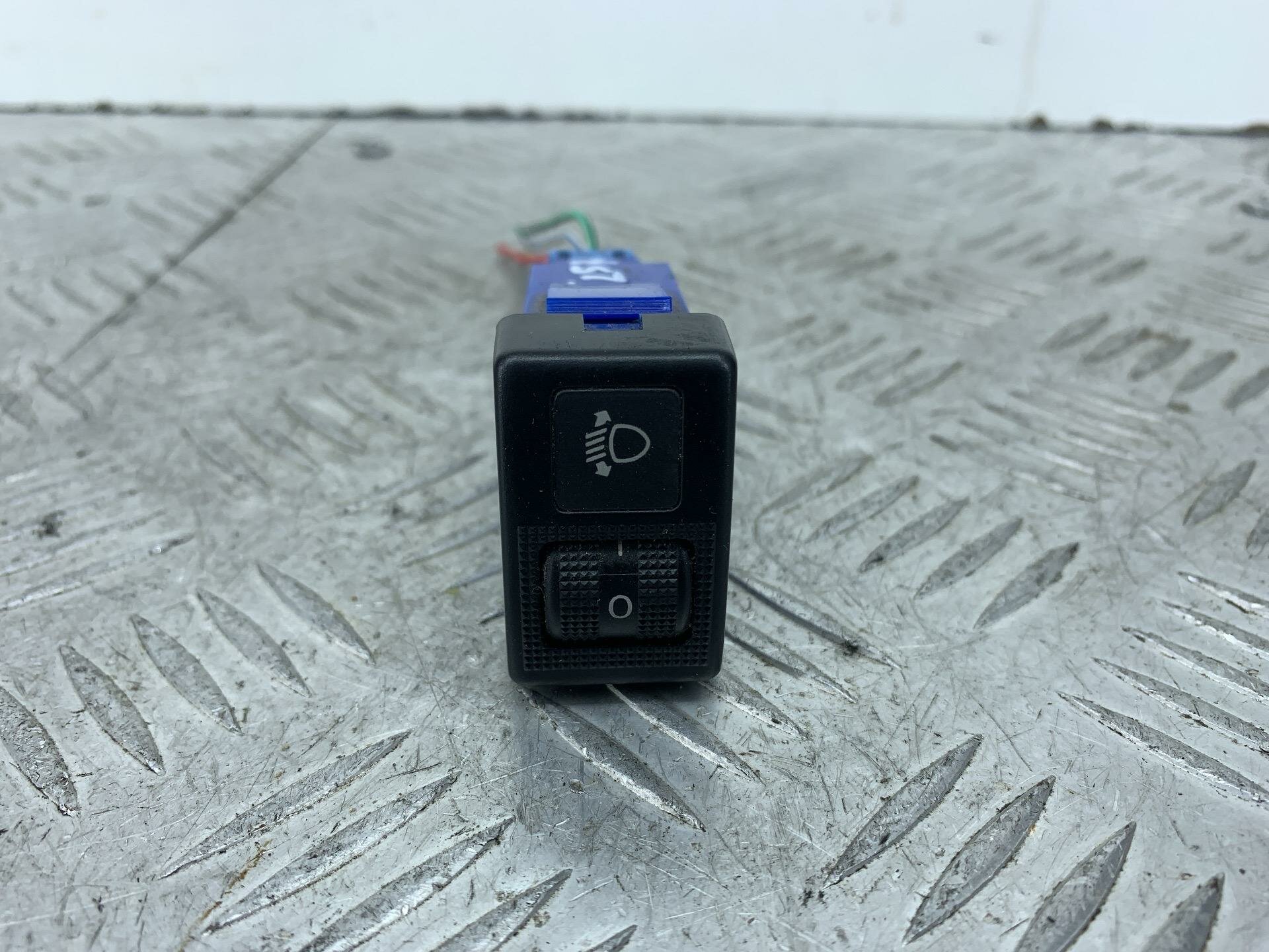 Кнопка корректора фар Mazda Premacy (1999 - 2001)