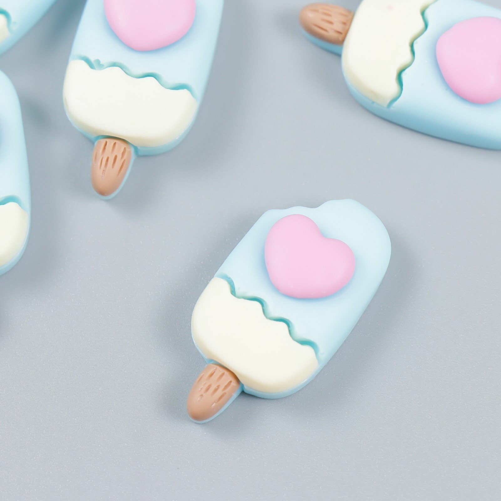 Декоративный элемент для творчества "Арт Узор. Эскимо с сердечком", пластик, 3x1.5 см, 8 шт.