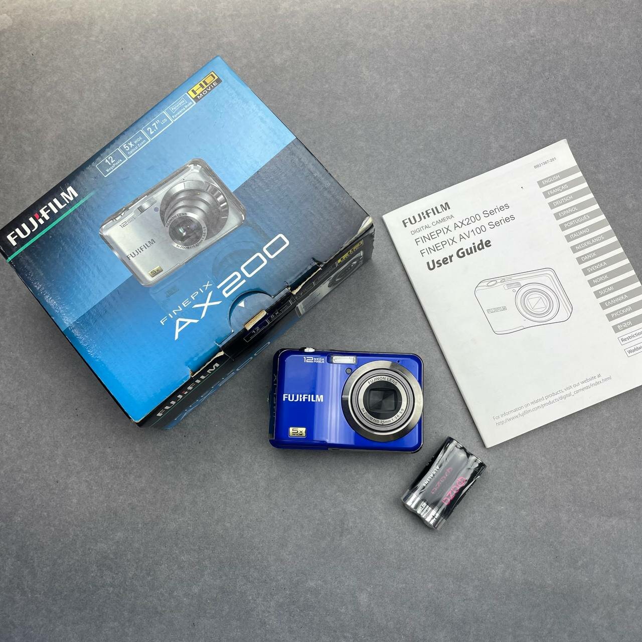 Цифровой компактный фотоаппарат Fujifilm FinePix AX200, синий, с коробкой