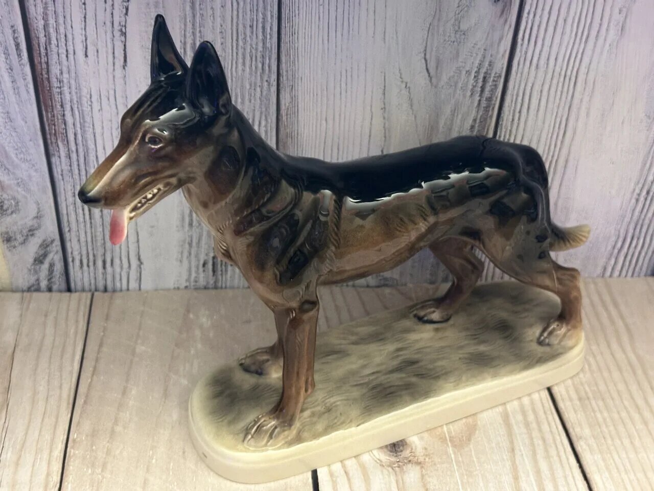 Статуэтка Собака овчарка HERTWIG&CO Германия 1970 годы Фарфор премиум класса винтаж великолепная