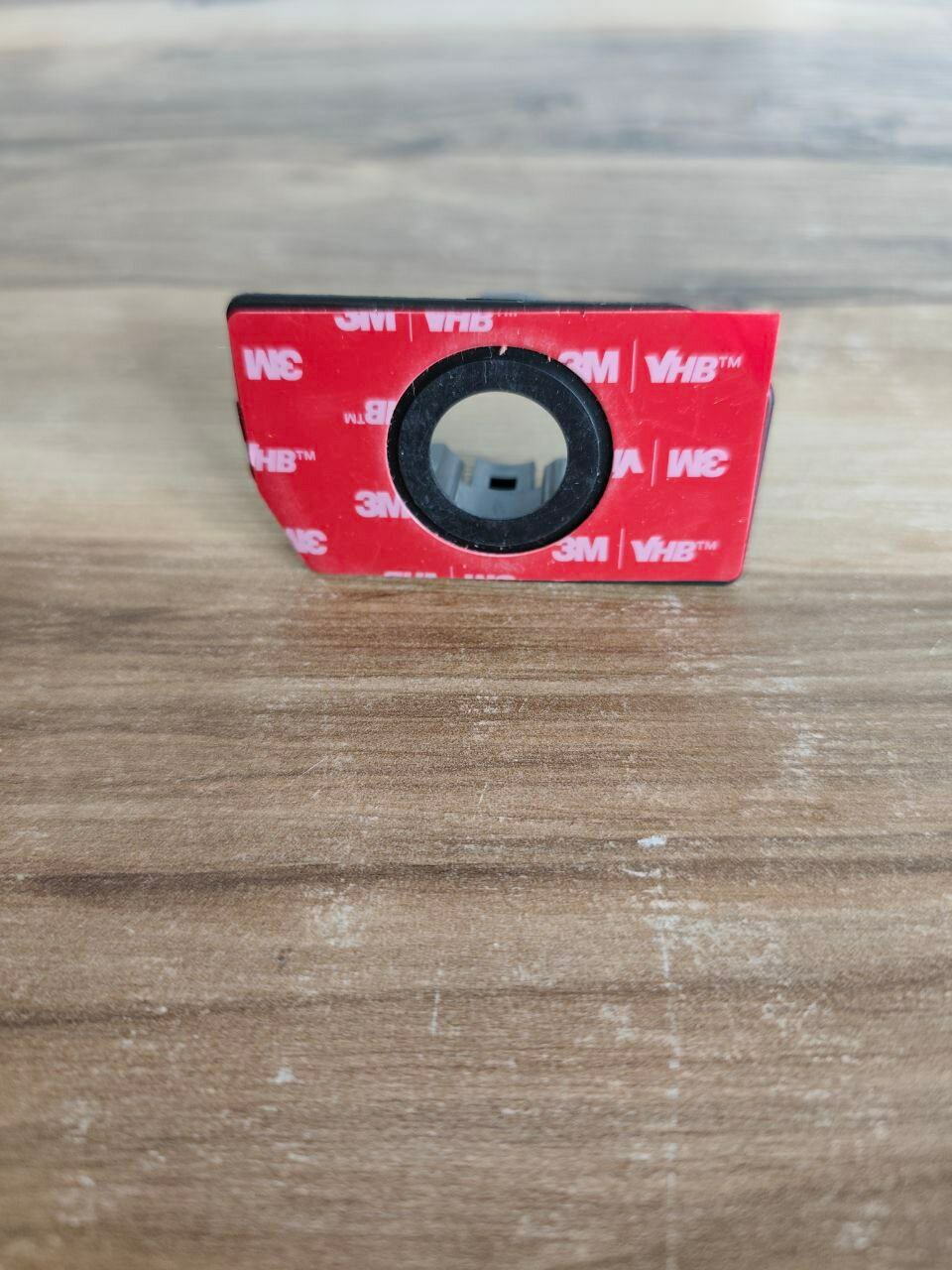 Кронштейн крепления парктроника (правый) Voyah Free I (2021-2025) H97C2804013BA