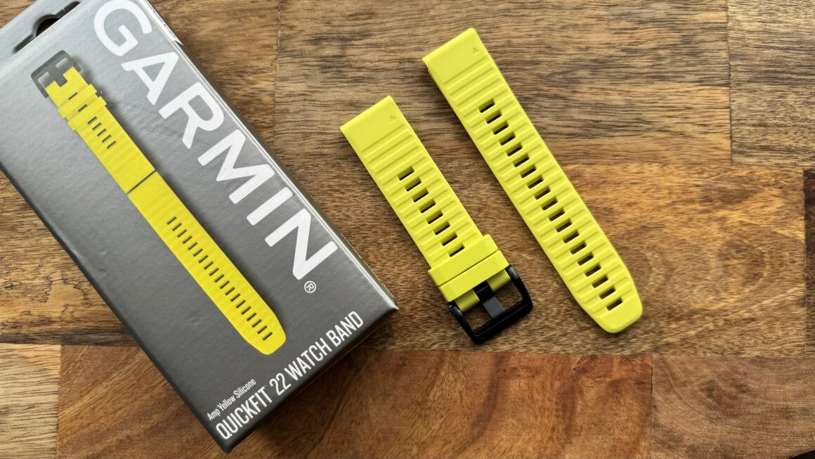 Ремешок сменный Garmin QuickFit 22 mm Amp Yellow, 010-12863-04, желтый из гипоаллергенного силикона