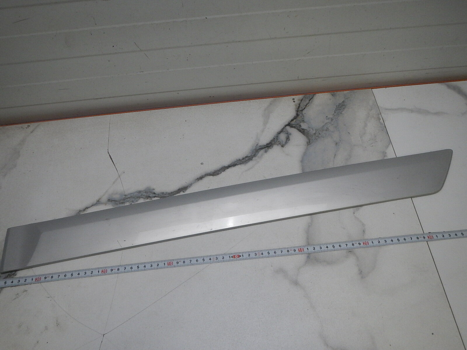 Б/У Молдинг двери задней левой, ВАЗ (VAZ)-LADA GRANTA (гранта) (11-18) LADA GRANTA (Гранта) (11-18) Царапины. 641035 LAD...