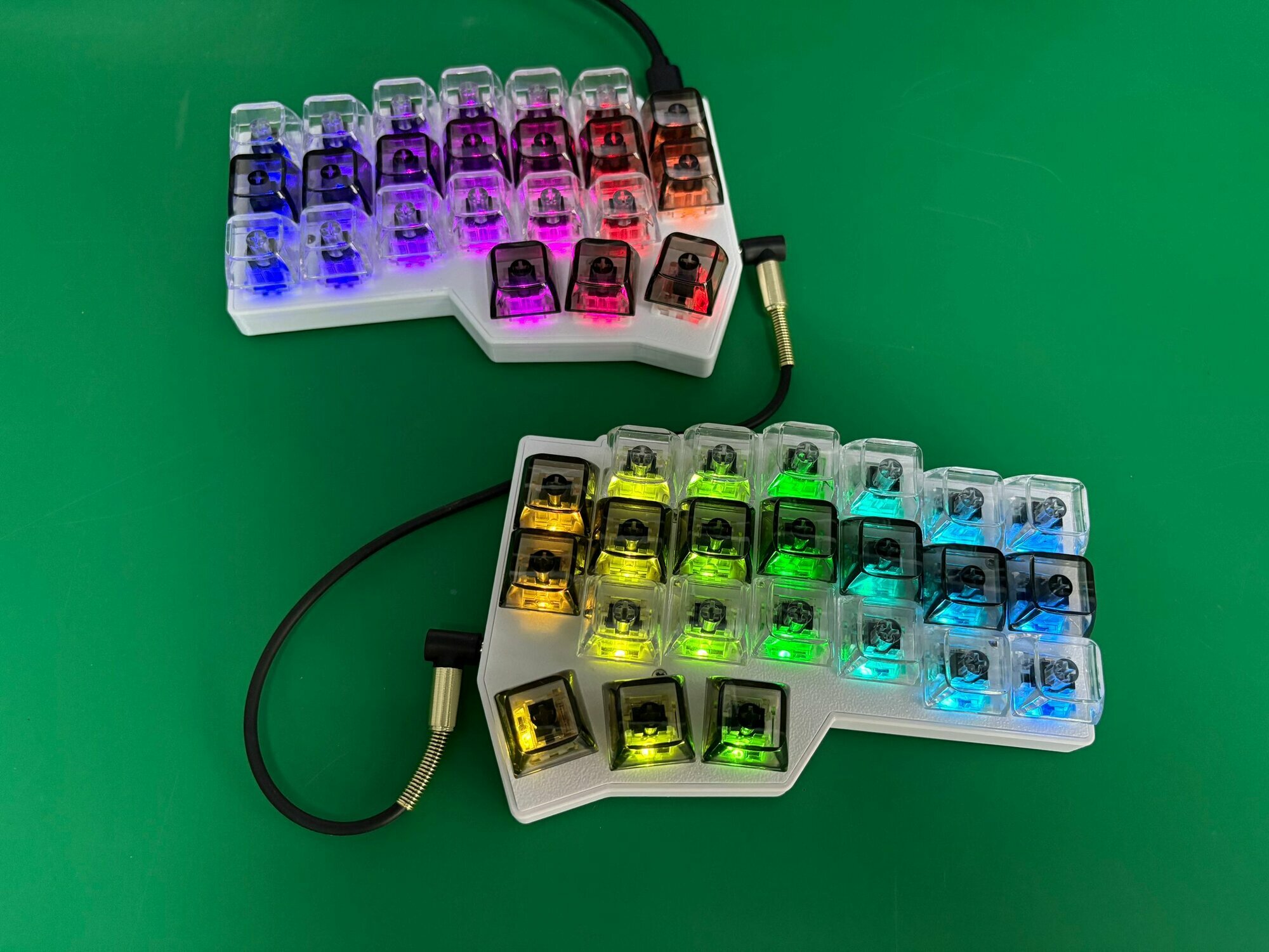 Проводная разъемная клавиатура Corne V4 с горячей заменой RGB черный выключатель
