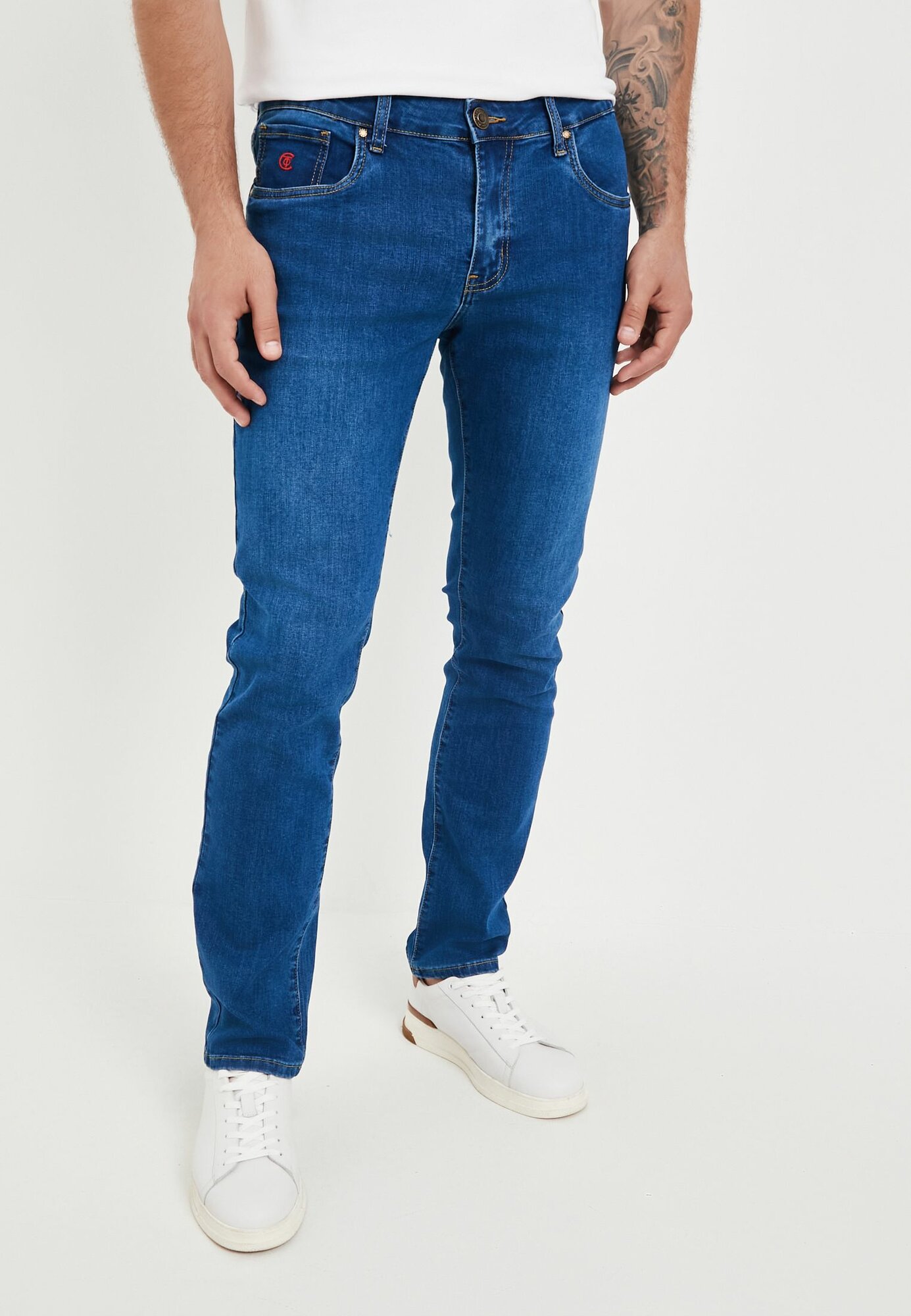 Джинсы зауженные 