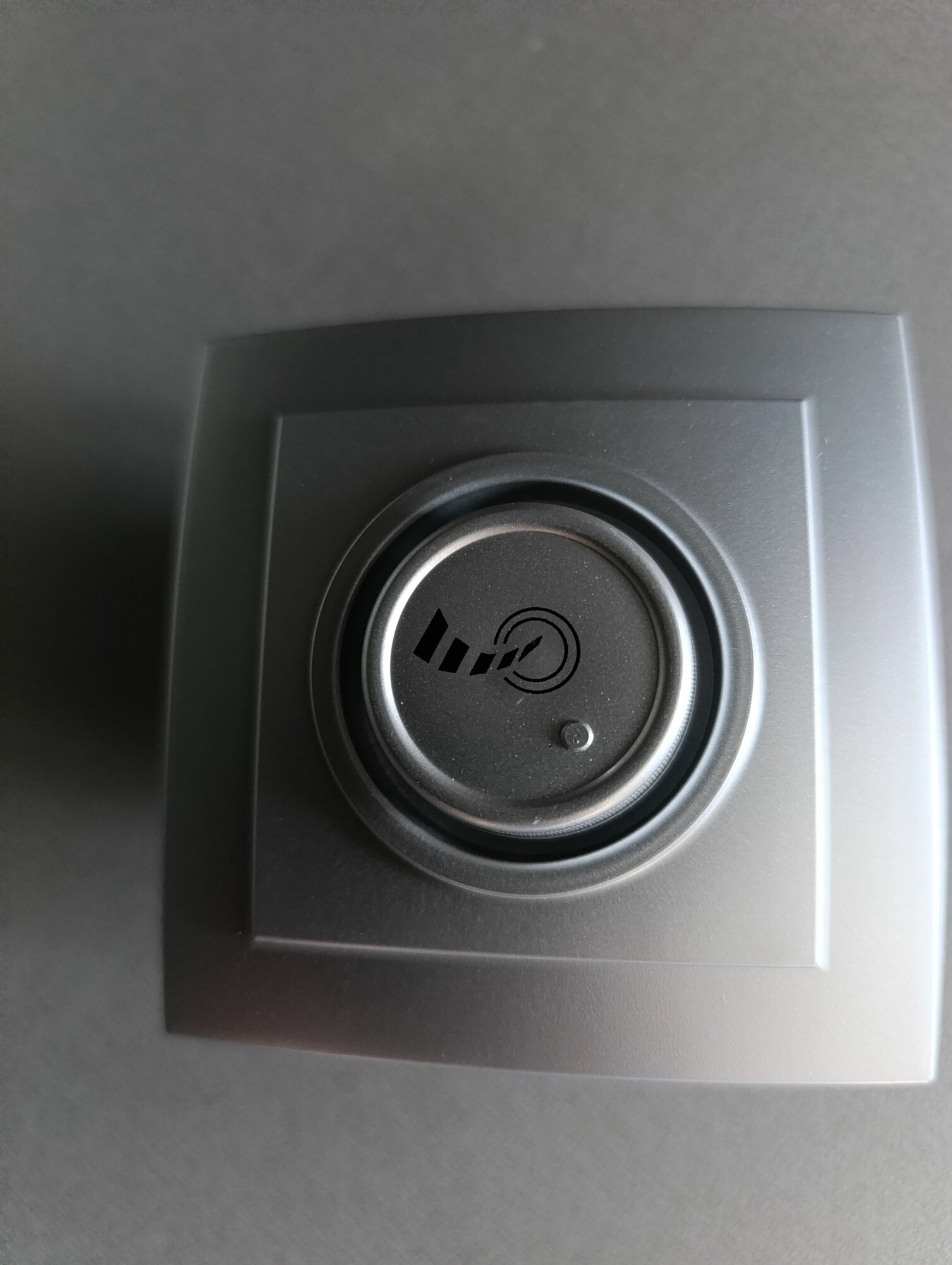 Диммер NILSON светорегулятор 600W поворотный (серебро)