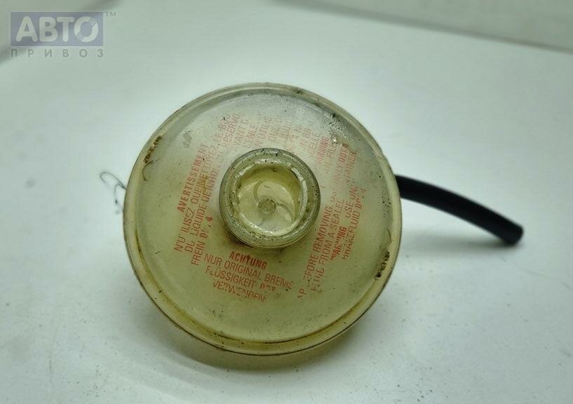 Бачок тормозной жидкости Volkswagen Passat B5