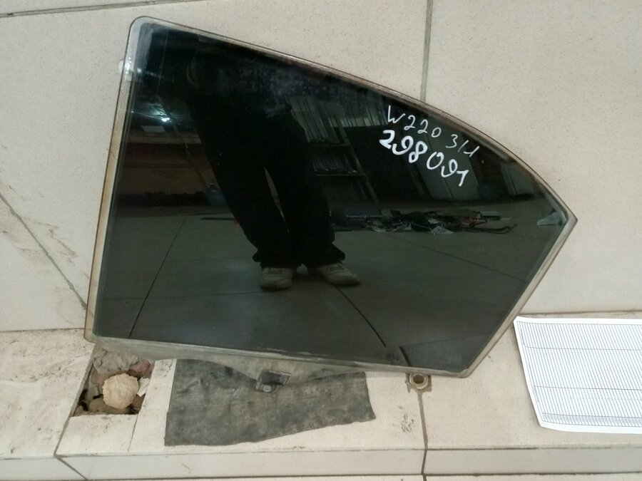 Стекло двери задней левой от Mercedes-Benz S-Class W220 1998-2005