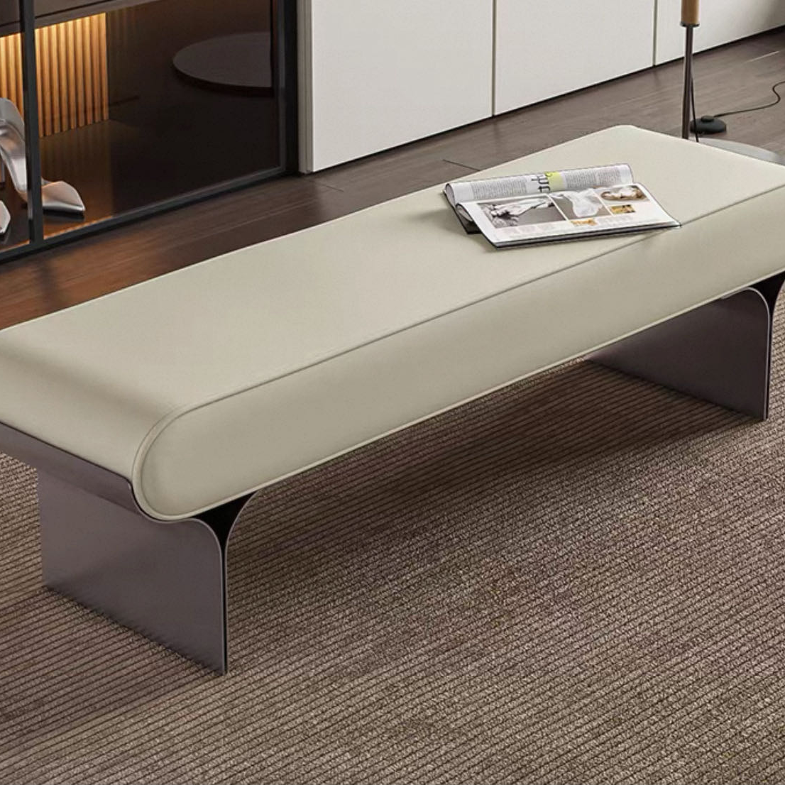 Интерьерная банкетка на металлическом основании Miraud (молочный/ 120см)