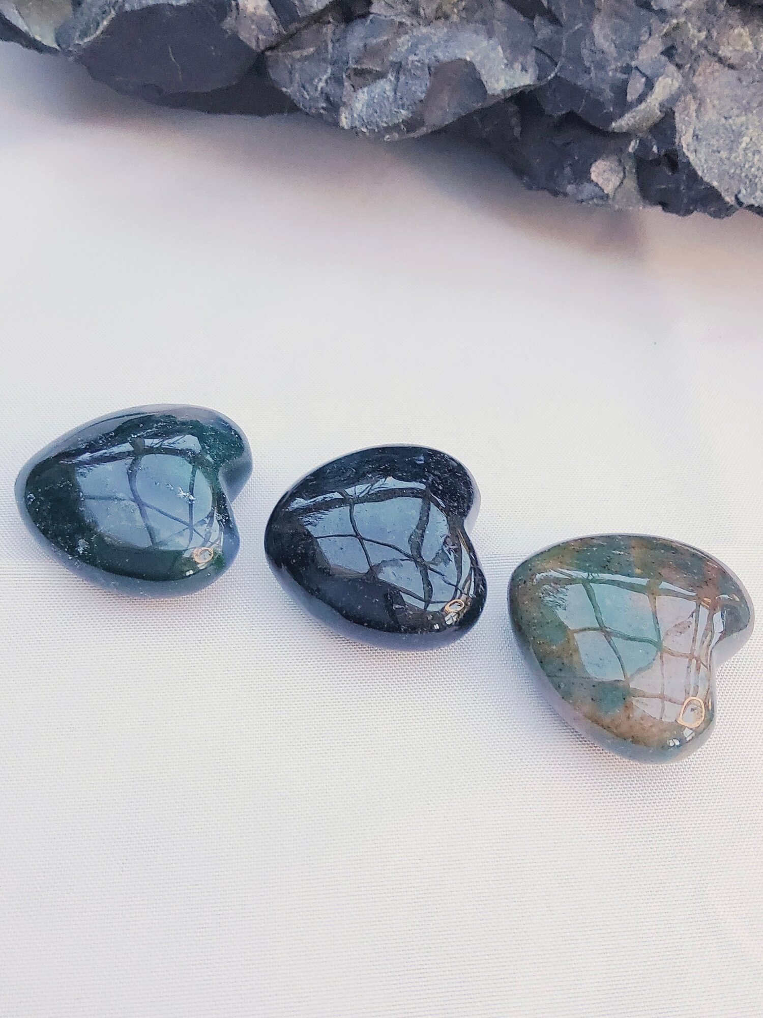 Фигурка сердце натуральный камень Гелиотроп 25*25 мм