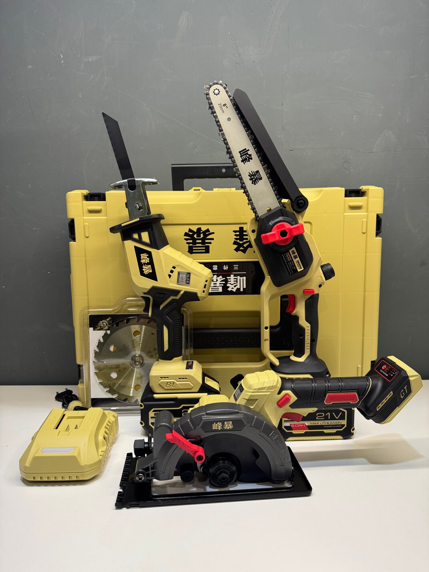 FENG BAO набор 3 в 1, циркулярная пила, сабельная, цепная, 2 АКБ по 6 Ач, зу, кейс