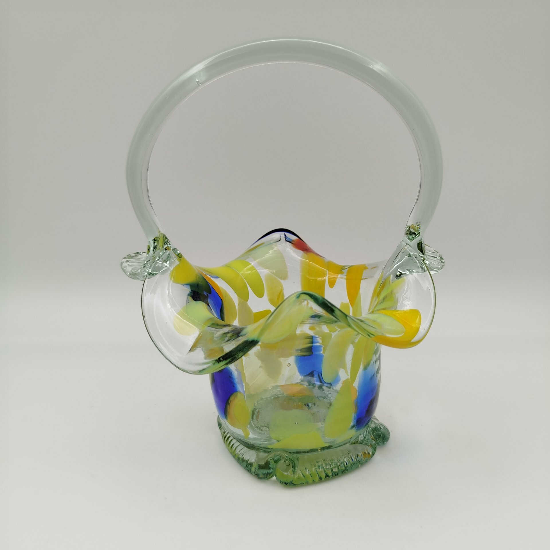 Конфетница в форме корзинки, стекло, гутная техника, СССР, 1970-1990 гг.