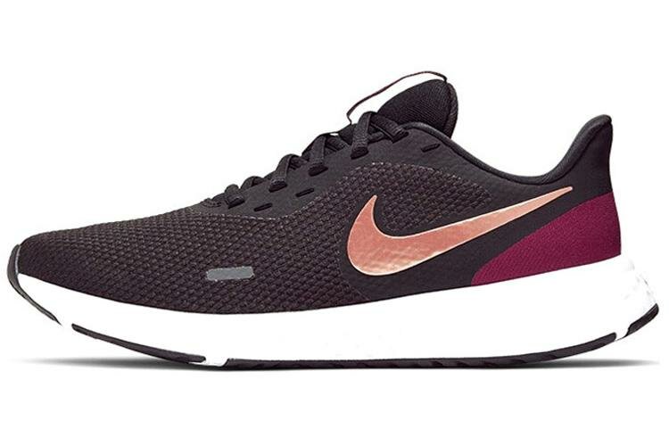 Кроссовки NIKE Revolution 5